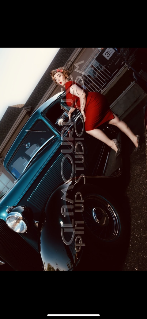 Becca - vintage_bombshell OnlyFans