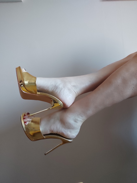 Miss Feet Tender - missfeettender OnlyFans