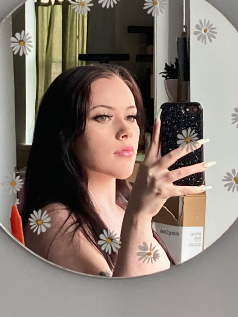 Elle - cutegothellefree OnlyFans